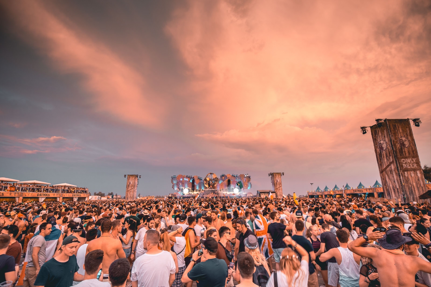 Tomorrowland Festival 2018 | The Story of Planaxis - Jones Around The World