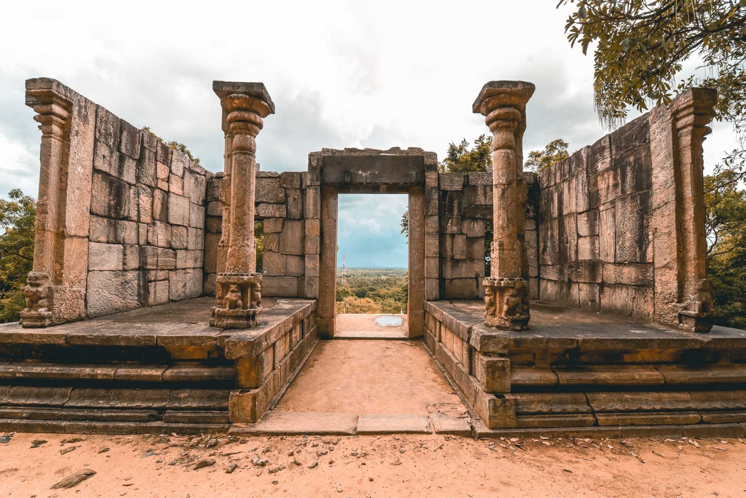YAPAHUWA ROCK FORTRESS | Steep Stairways, Jungle Treks & Epic Viewpoints