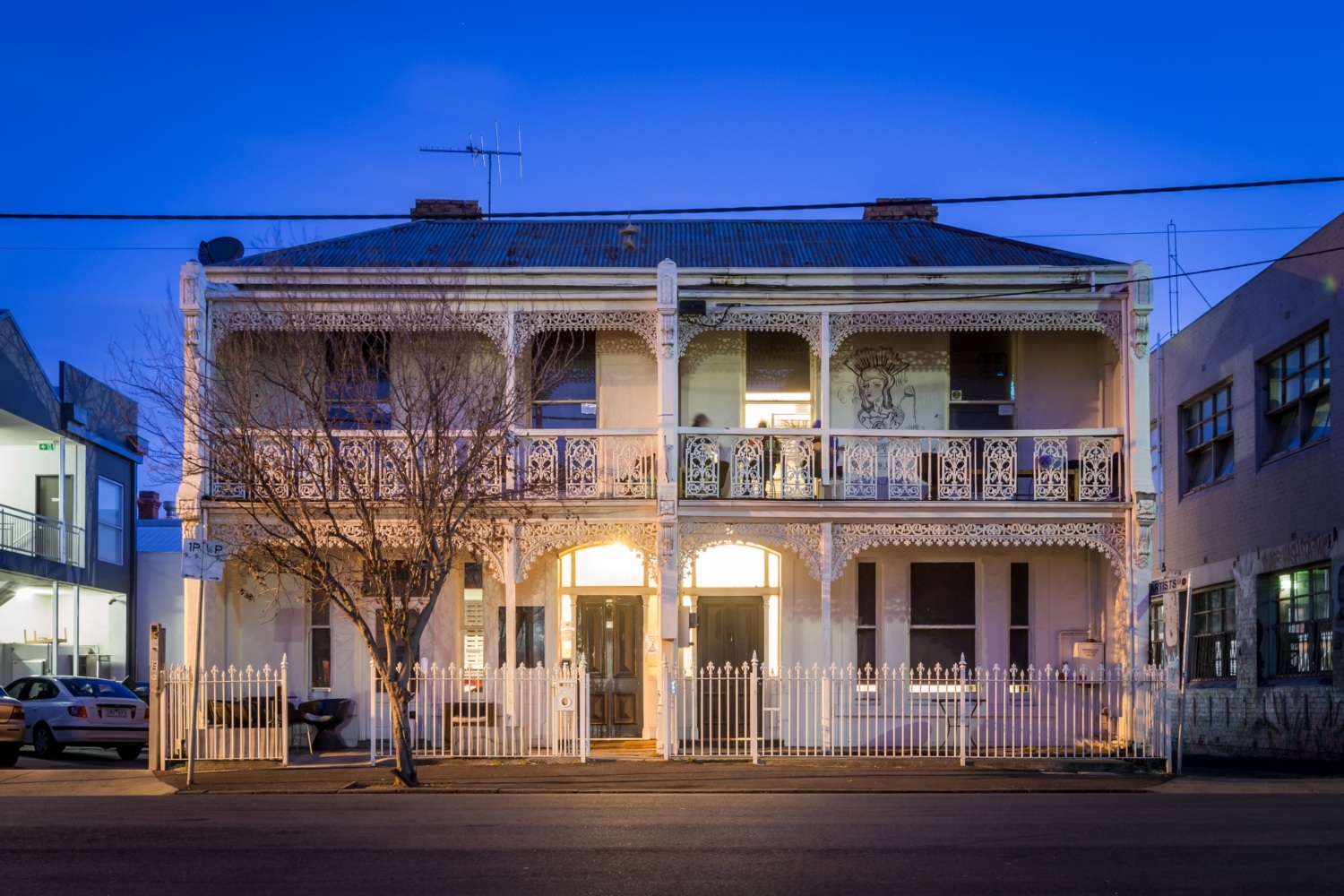 17 Best Hostels in Melbourne for Backpackers & Solo Travelers