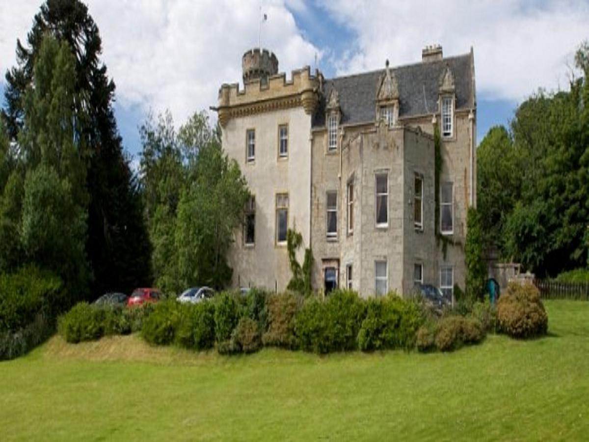 Best Castles to Stay in Scotland: 12 Castle Hotels