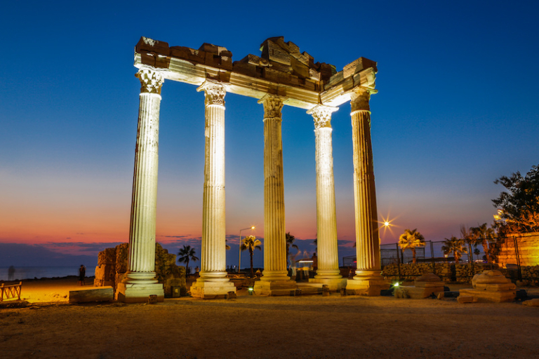 Famous Greek landmarks | 7 Ancient Buildings & Historical Monuments